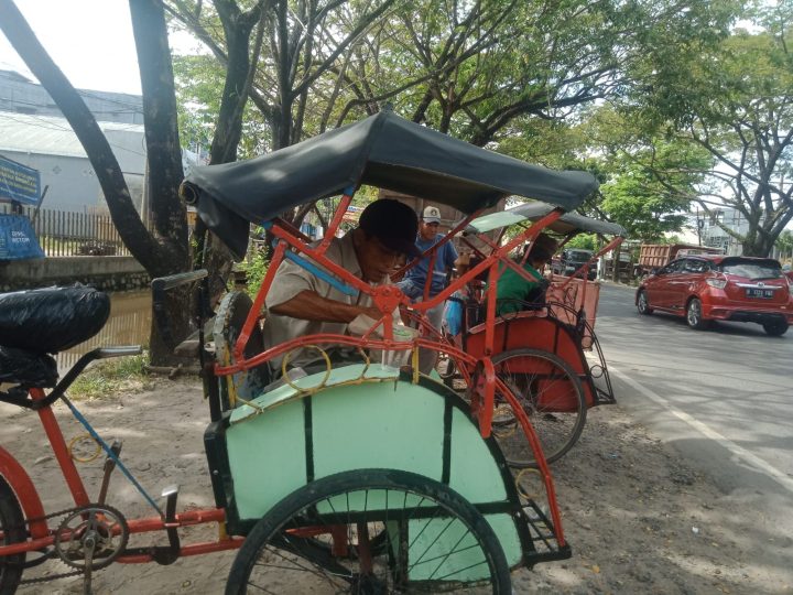 Nasib Penarik Becak Banjarmasin di Tengah Angkutan Modern, Keluhkan ...