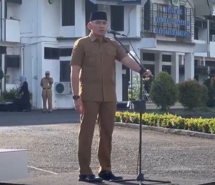 Detik-detik Bupati Rahmat Trianto Ngamuk Lihat ASN Bubar Sebelum Apel ...