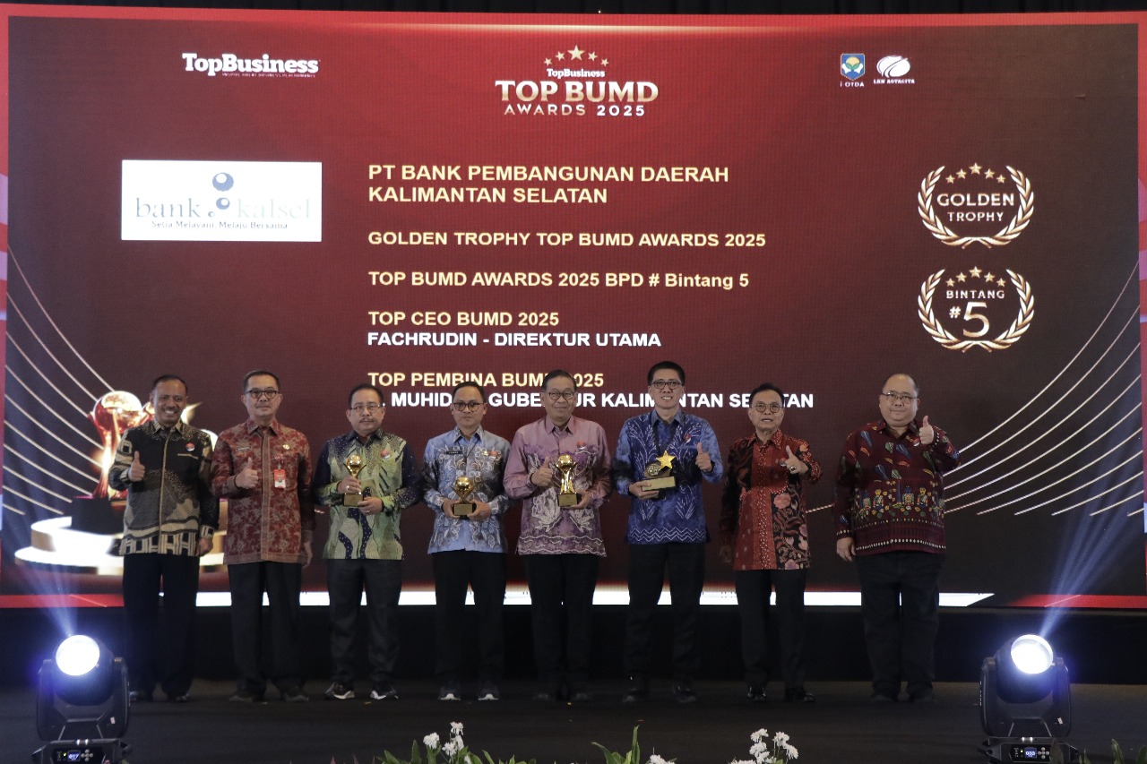 Bank Kalsel Kembali Unjuk Gigi Raih Penghargaan Golden Trophy dan Dirut ...