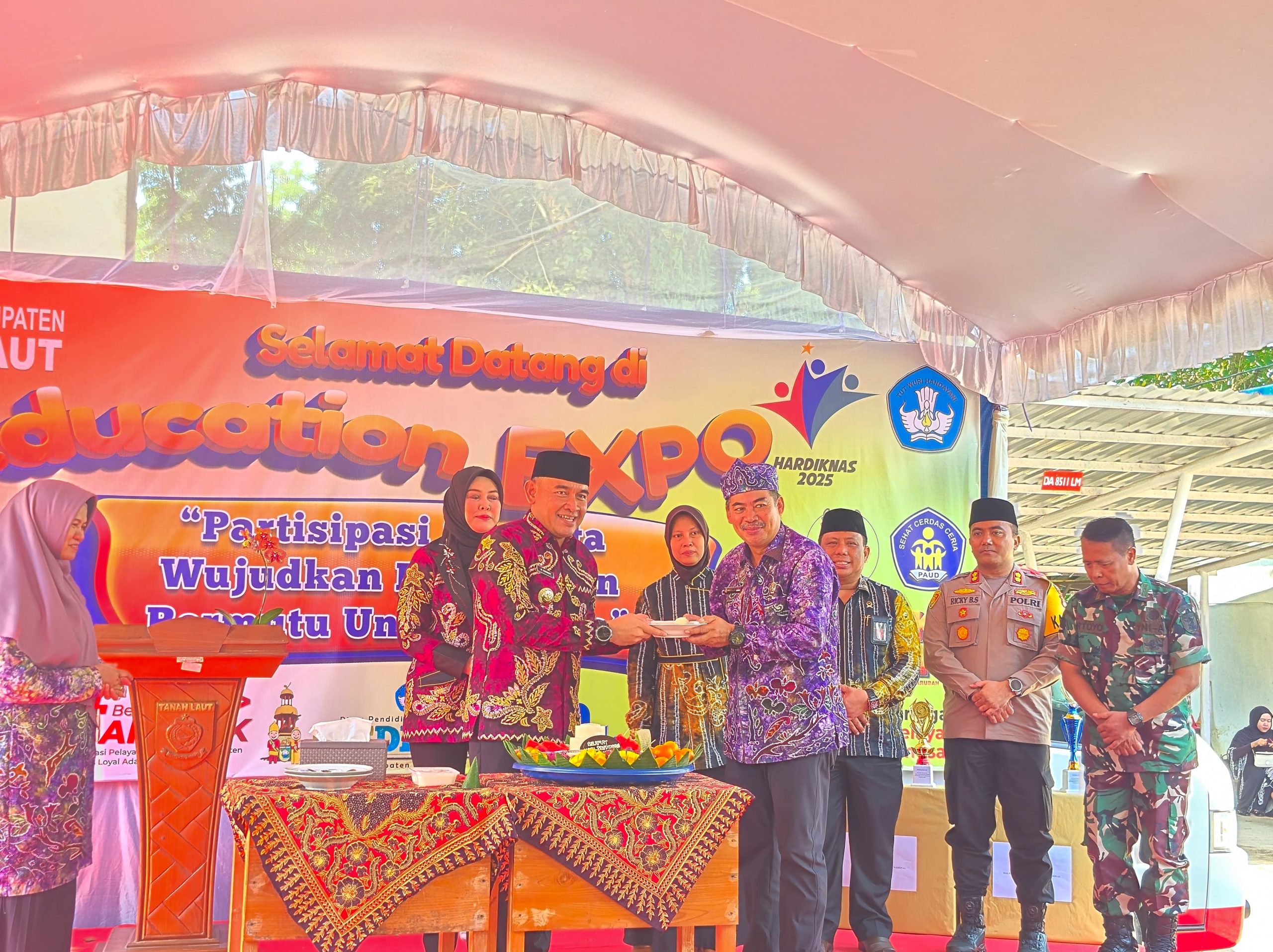 Hari Pendidikan Nasional 2 Mei 2025, Pemkab Tanah Laut Gelar Education ...