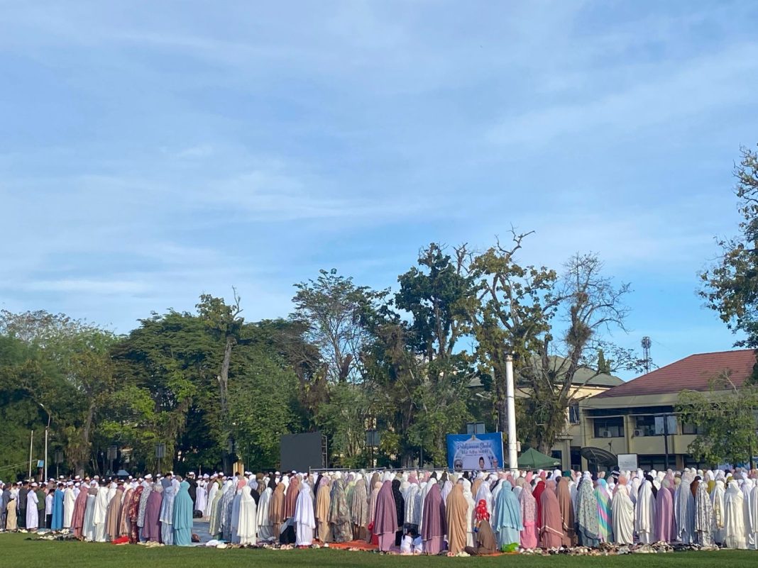 Tata Cara Serta Bacaan Niat Salat Idul Adha untuk Imam dan Makmum ...