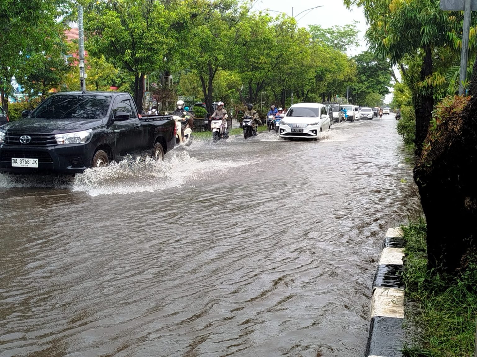 Banjir Rob 2,7 Meter Diprediksi Bakal Terjadi di Muara Sungai Barito ...