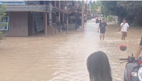Jalan Provinsi di Haruai Lumpuh Total! Banjir Tabalong Surut, Namun ...