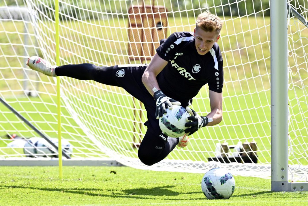10 Kiper dengan Clean Sheet Terbanyak di 5 Liga Top Eropa Musim 2025/ ...