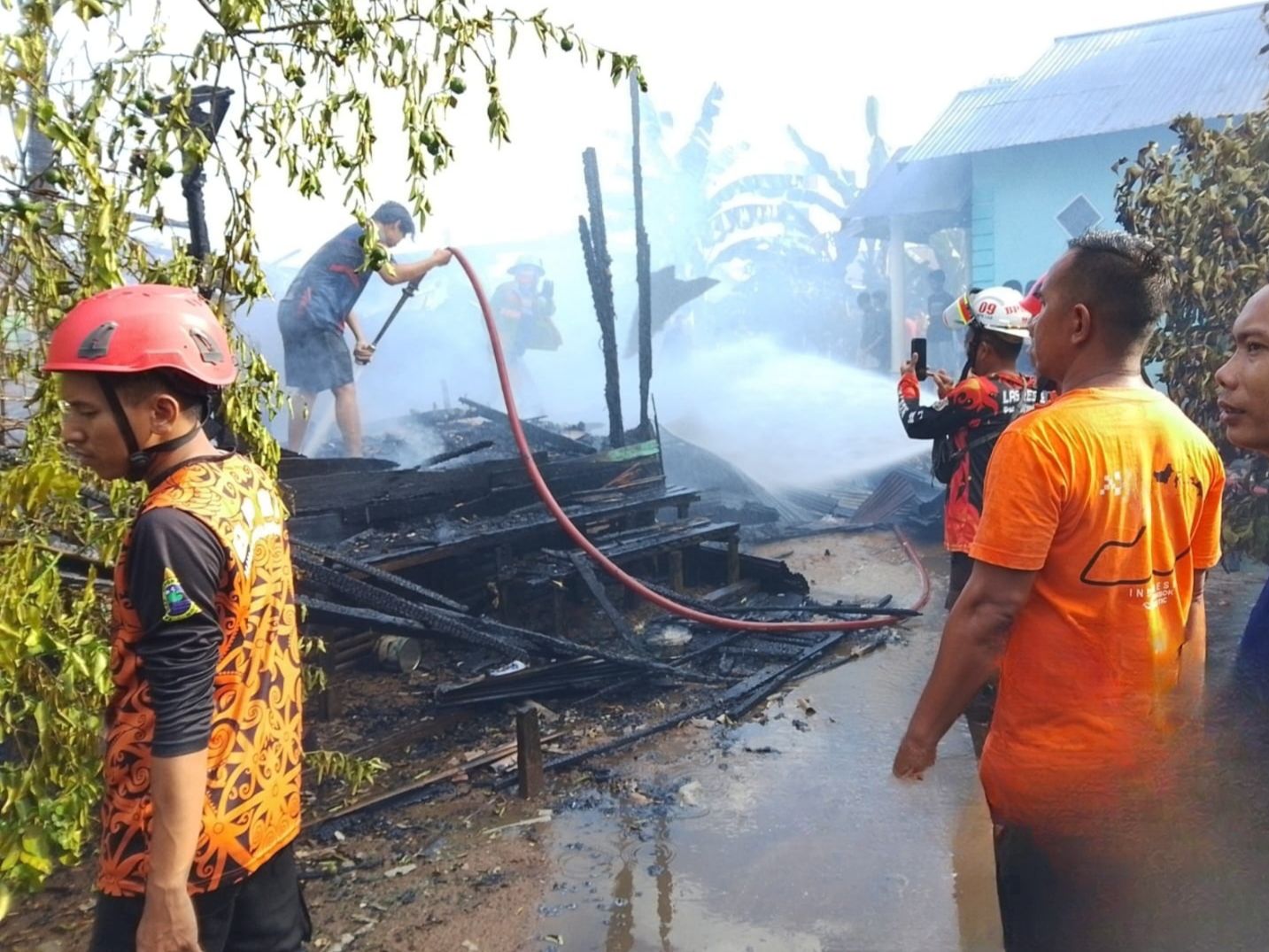 Rumah Warga di Tabudarat Hulu HST Ludes Terbakar, Tidak Ada Korban Jiwa ...